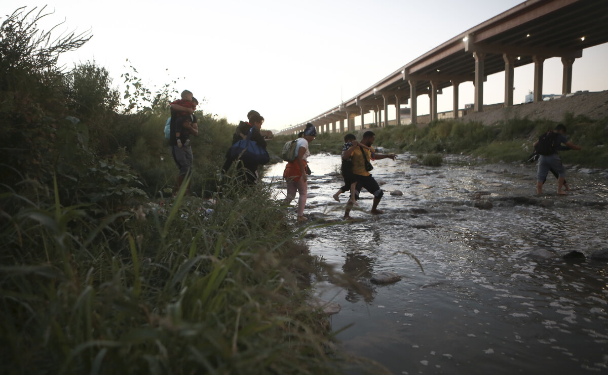 Illegal border crossings to US from Mexico hit annual high – Metro US Illegal border crossings to US from Mexico hit annual high – Metro US