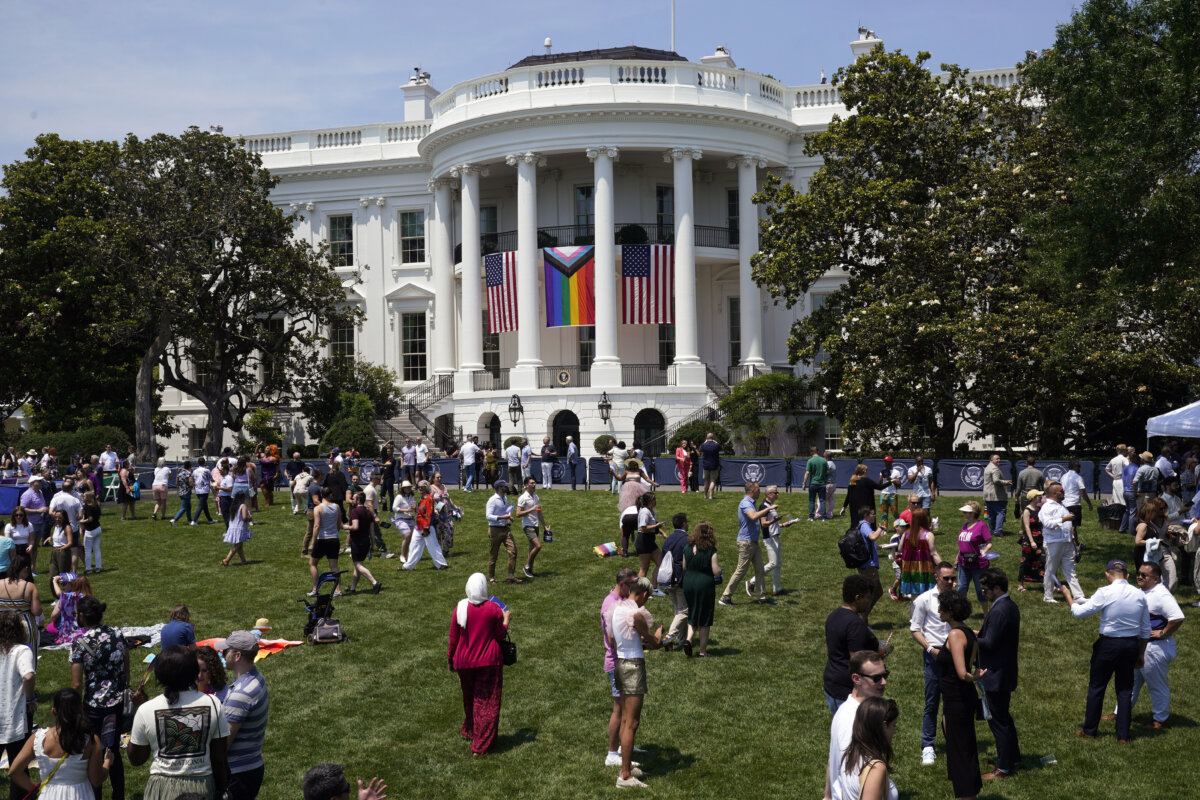Biden marks LGBTQ+ Pride Month with celebration on White House South ... Biden marks LGBTQ+ Pride Month with celebration on White House South ...