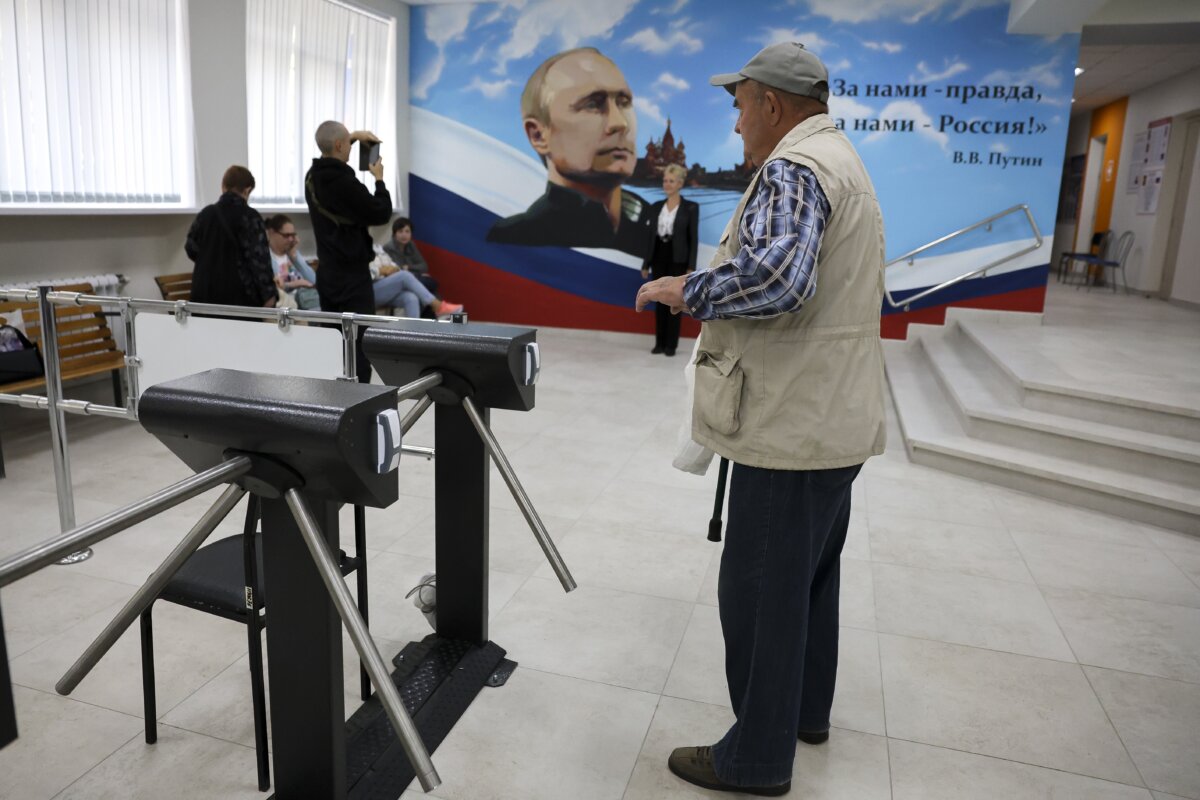 Sabotage Attempts Reported At Polling Stations In Occupied Ukraine As